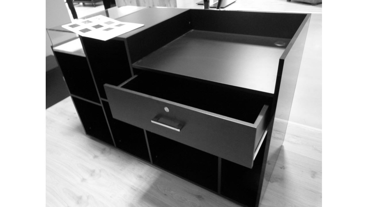 Comptoir Design, Personnalisable et Fonctionnel avec vitrine.